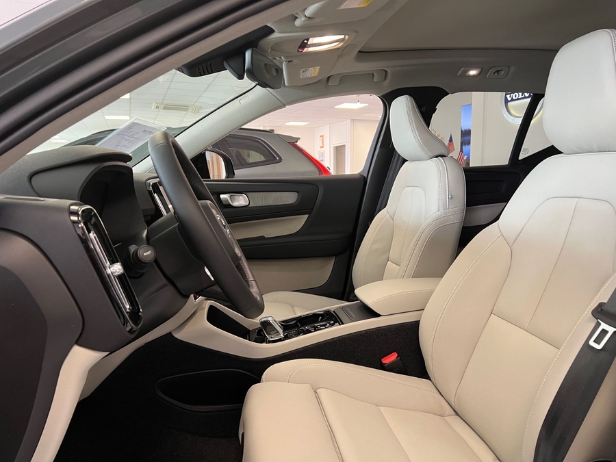 2026 Volvo XC40 B5 AWD Ultra - Dark 13332065 - Capitol Motors